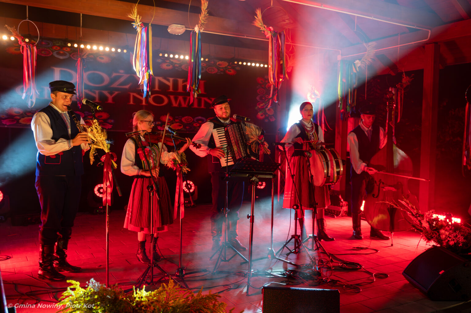 Dożynki gminy Nowiny w Szewcach. Były wspaniałe koncerty i widokowe ...